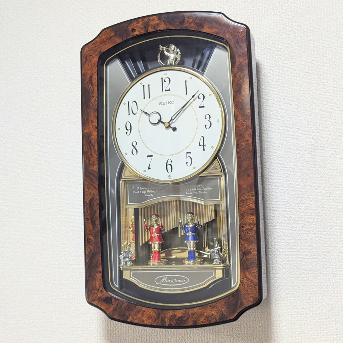 【目立った傷や汚れなし】【美品】SEIKO MariOnne RE523B からくり時計 掛け時計 メロディ時計 高音質FM音源6曲搭載 人形 ...