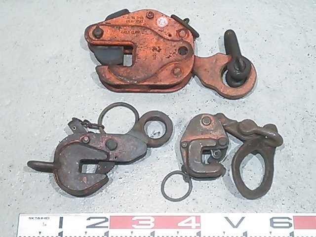 【傷や汚れあり】8.3万 イーグルクランプ 200kg EAGLE CLAMP コンクリート専用 U字溝 溝蓋 縁石 敷設 UGHC ...