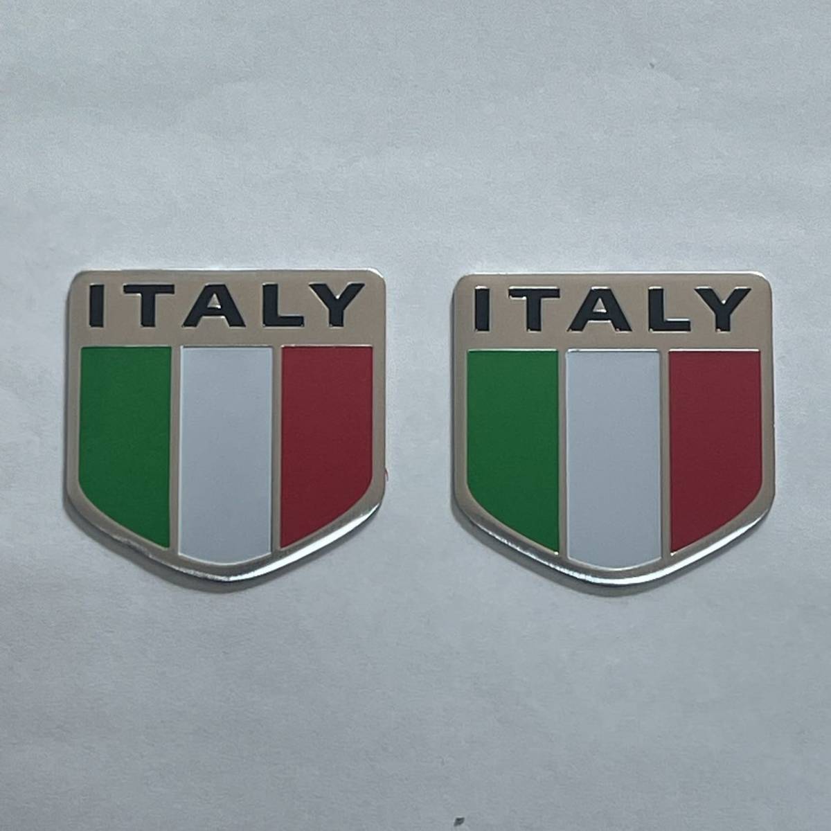 【未使用】【お得2点セット】エンブレム 【イタリア】 フィアット アバルト フェラーリ アルファロメオ アプリリア ドゥカティ Mvアグスタ