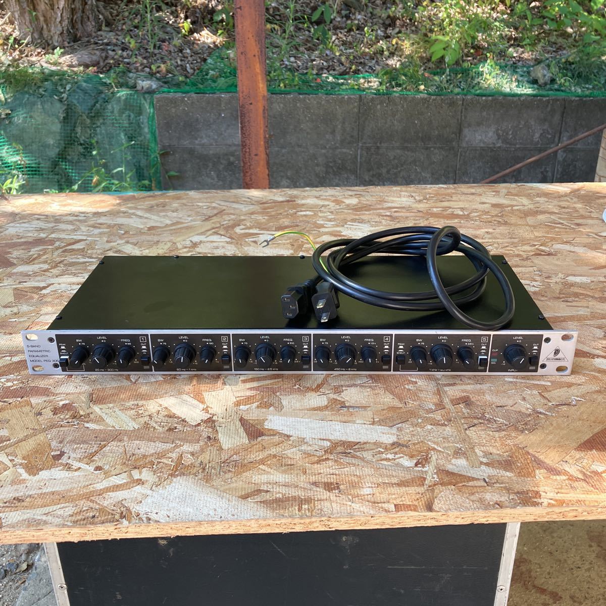 【傷や汚れあり】BEHRINGER パラメトリックイコライザー PEQ305 ベリンガー 5-BAND PARAMETRIC ...