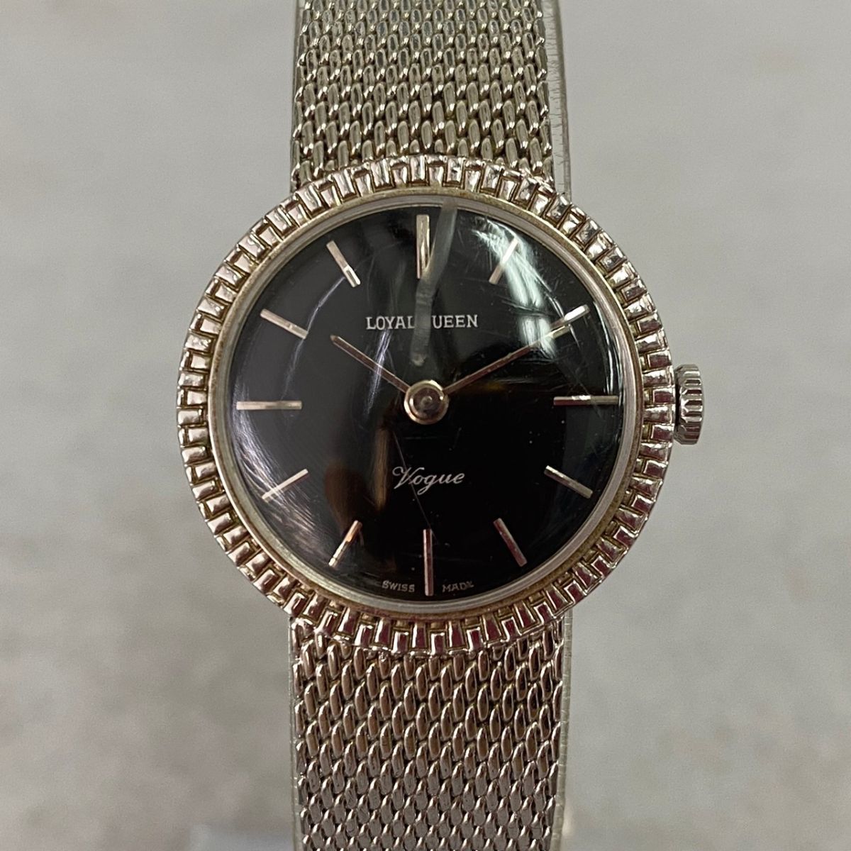 【傷や汚れあり】A337-O18-2128 LOYAL QUEEN ロイヤルクイーン VOGUE ヴォーグ 手巻き ブラック文字盤 ラウンド ...