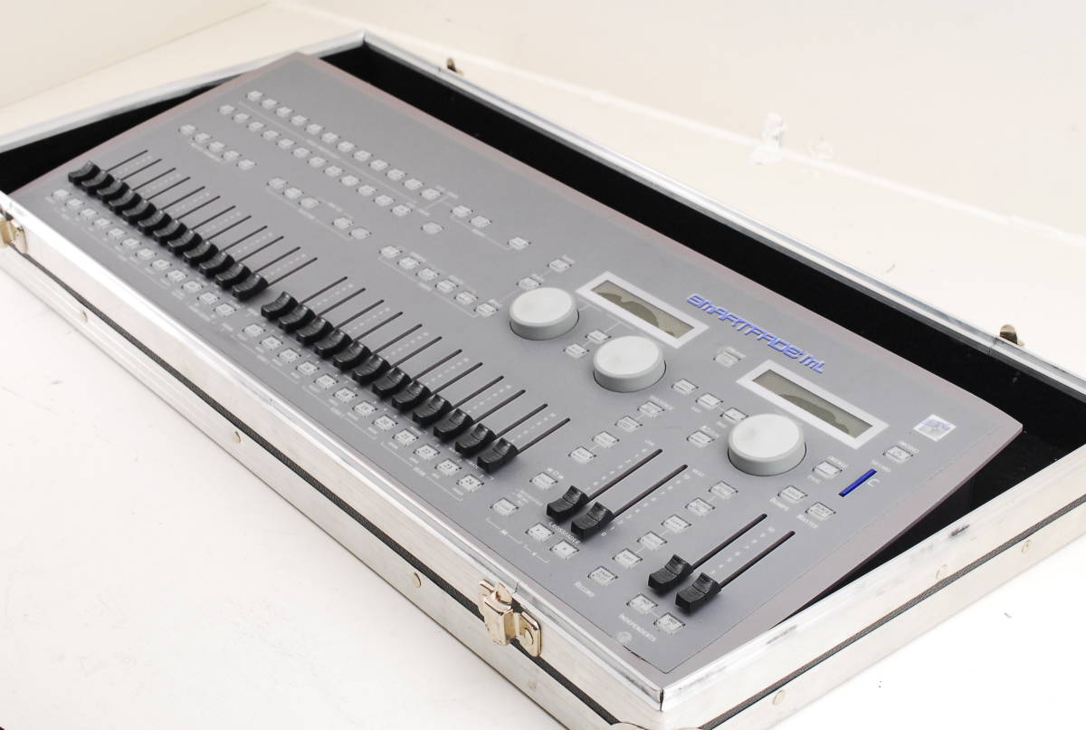 【目立った傷や汚れなし】【超美品!!】ETC SmartFade ML ムービングライトコンソール 業務用 イベント用 小型 ハードケース付き ...