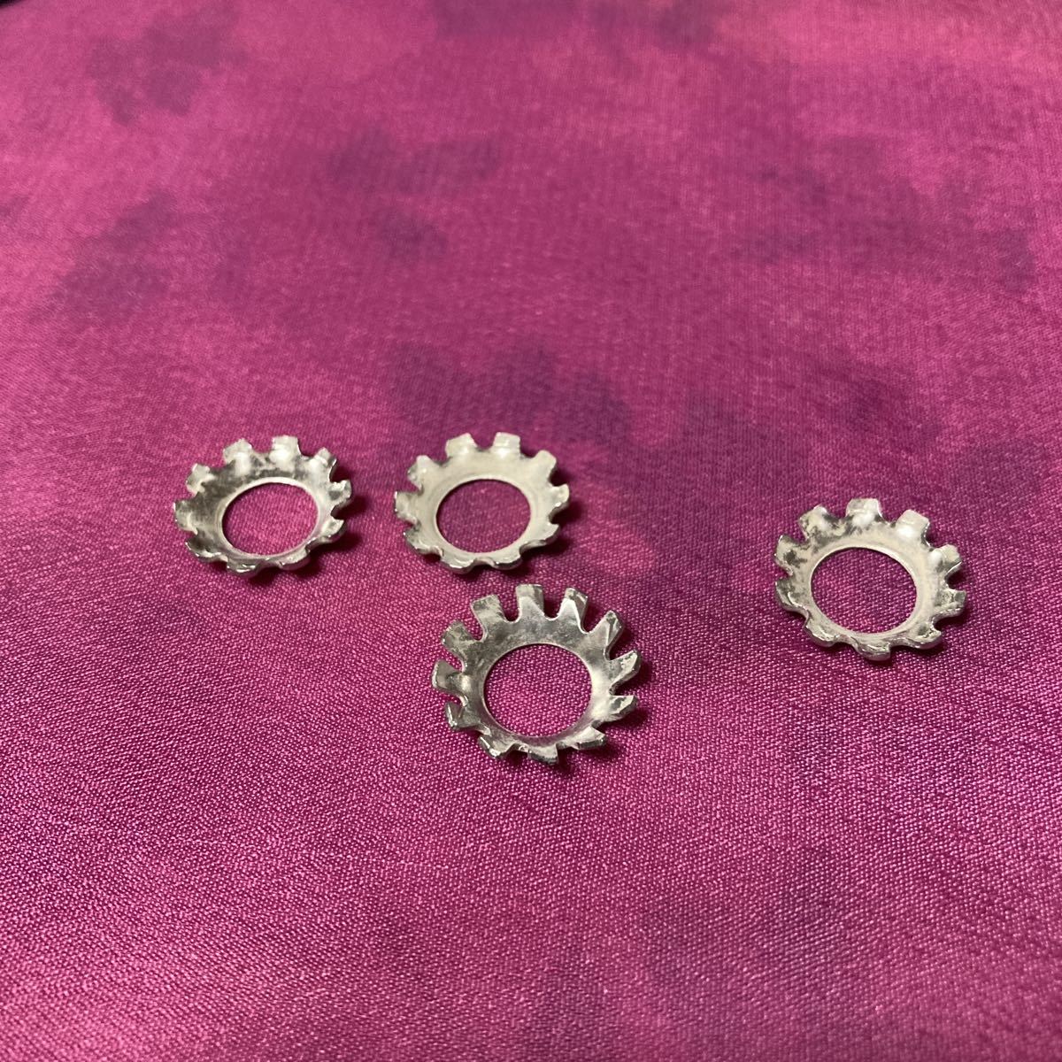 【未使用】TERAISM TW-01 究極の燃費向上グッズ！トルクアップ！静電気除去！タイヤ・エアバルブ・キャップへの装着、羽根つきワッシャー 4個セットの落札情報詳細 - Yahoo ...