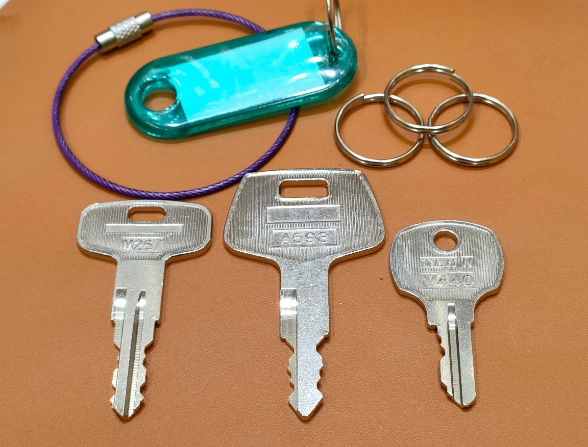 【未使用】合鍵3本【IDEC 0番、HD62、6896】 高所作業車 idec0番 hd62番、6896番 カギ、キー、key【ネコポス便匿名 ...