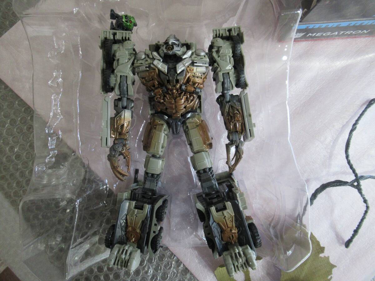 【やや傷や汚れあり】タカラトミー トランスフォーマー スタジオシリーズ SS-27 メガトロン ダークサイド・ムーン フィギュア 欠品ありの ...
