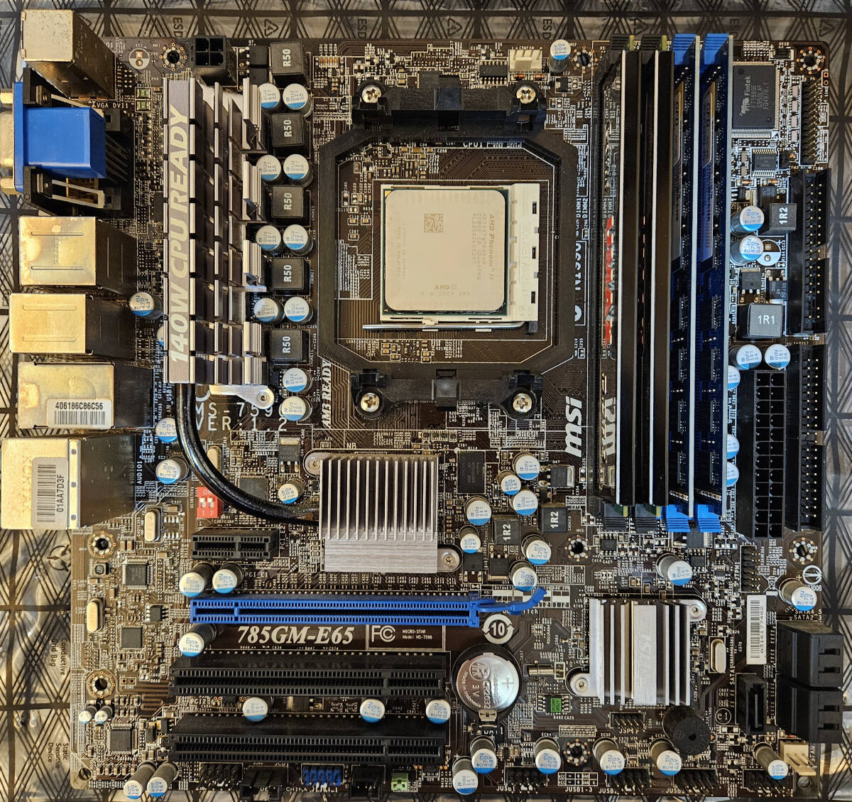 【傷や汚れあり】MSI 785GM-E65 CPU Phenom II X6 1065T RAM DDR3 2Gx2 1Gx2 DVD LG ...