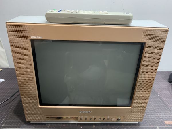 【傷や汚れあり】R255-O44-821 SONY ソニー Trinitron トリニトロン KV-14DA1 14インチ ブラウン管テレビ カラー TV 2002年製 リモコン付き 通電OK ...