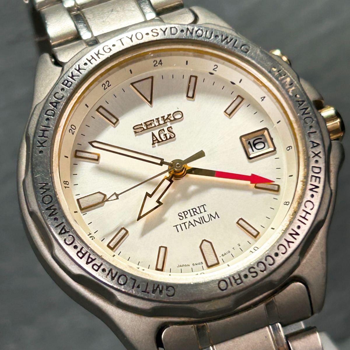 【やや傷や汚れあり】SEIKO セイコー SPIRIT スピリット TITANIUM チタニウム 5M45-6A20 腕時計 発電式 アナログ ゴールド シルバー メンズ ラウンド カレンダー ...