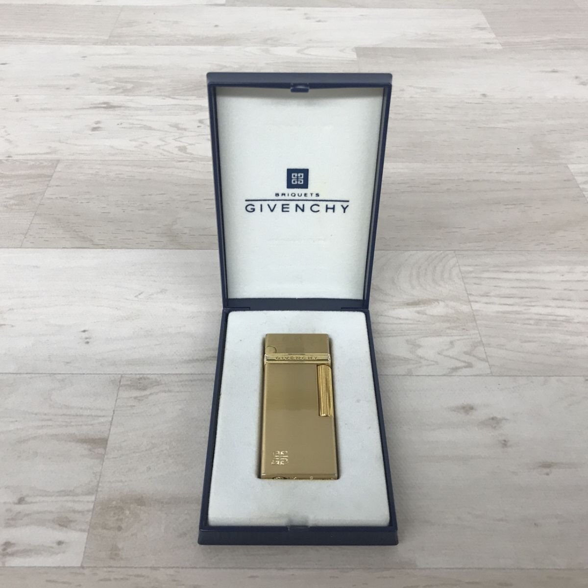 【目立った傷や汚れなし】送料185円 GIVENCHY ジバンシー 2400 ガスライター ゴールドカラー 喫煙具[C7780]の落札情報詳細 - Yahoo!オークション落札価格検索 オークフリー