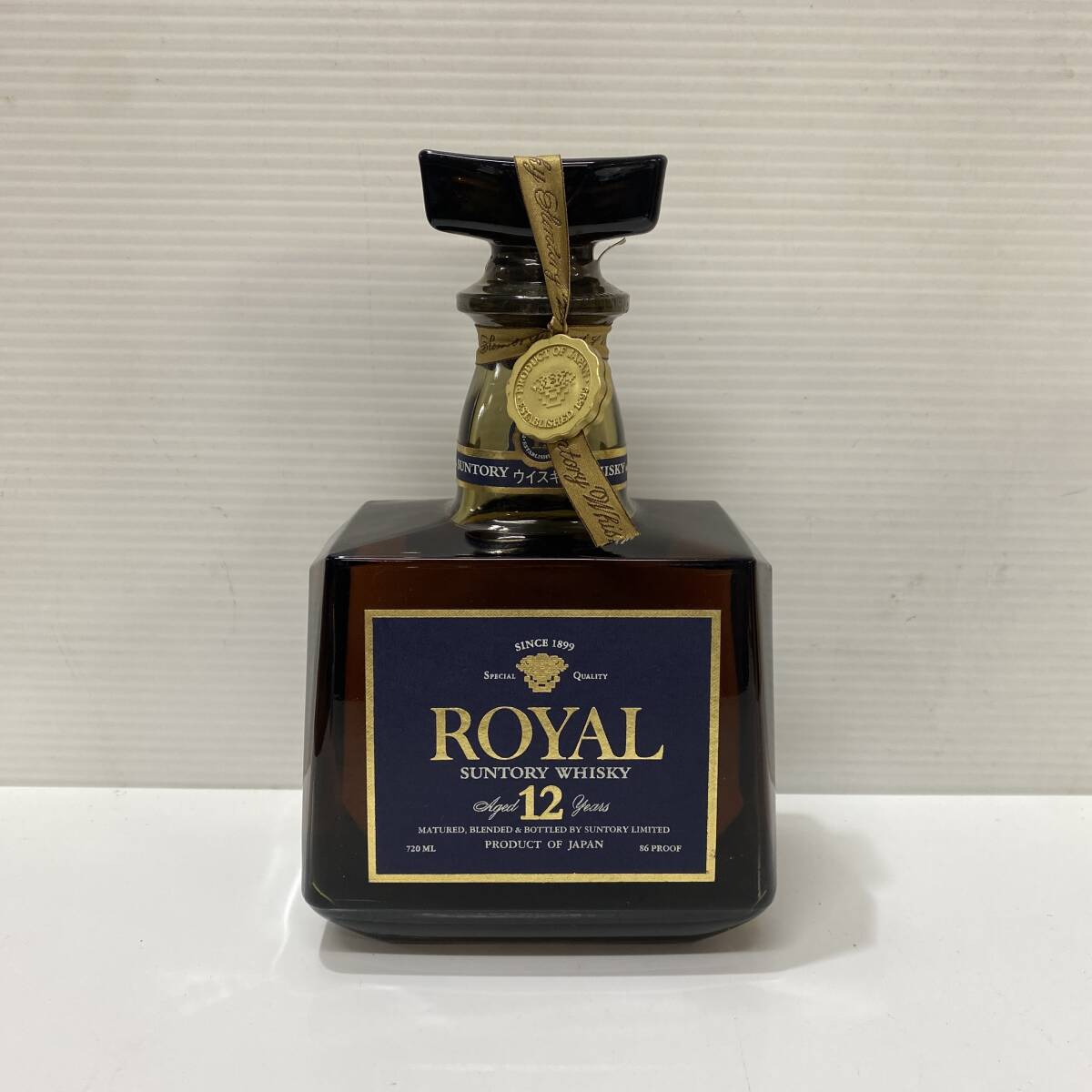 【目立った傷や汚れなし】サントリーウィスキー ローヤル12年 ROYAL 青ラベル 720ml 43％ 未開栓 青12②の落札情報詳細 - Yahoo!オークション落札価格検索 オークフリー