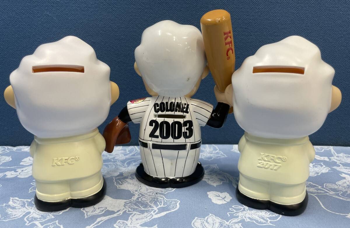 【やや傷や汚れあり】 M255 KFC ケンタッキー カーネルサンダース ソフビ貯金箱 3体まとめセット 阪神タイガース 2003年 優勝記念などの落札情報詳細 - Yahoo!オークション ...