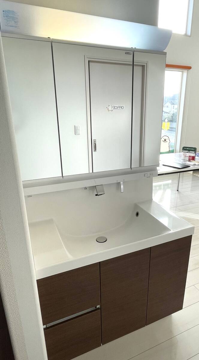 【未使用に近い】 モデルルーム展示品/未使用品/LIXIL/MVシリーズ/洗面化粧台/W900mm/シャワー水栓/リクシル の落札情報詳細 - Yahoo!オークション落札価格検索 オークフリー