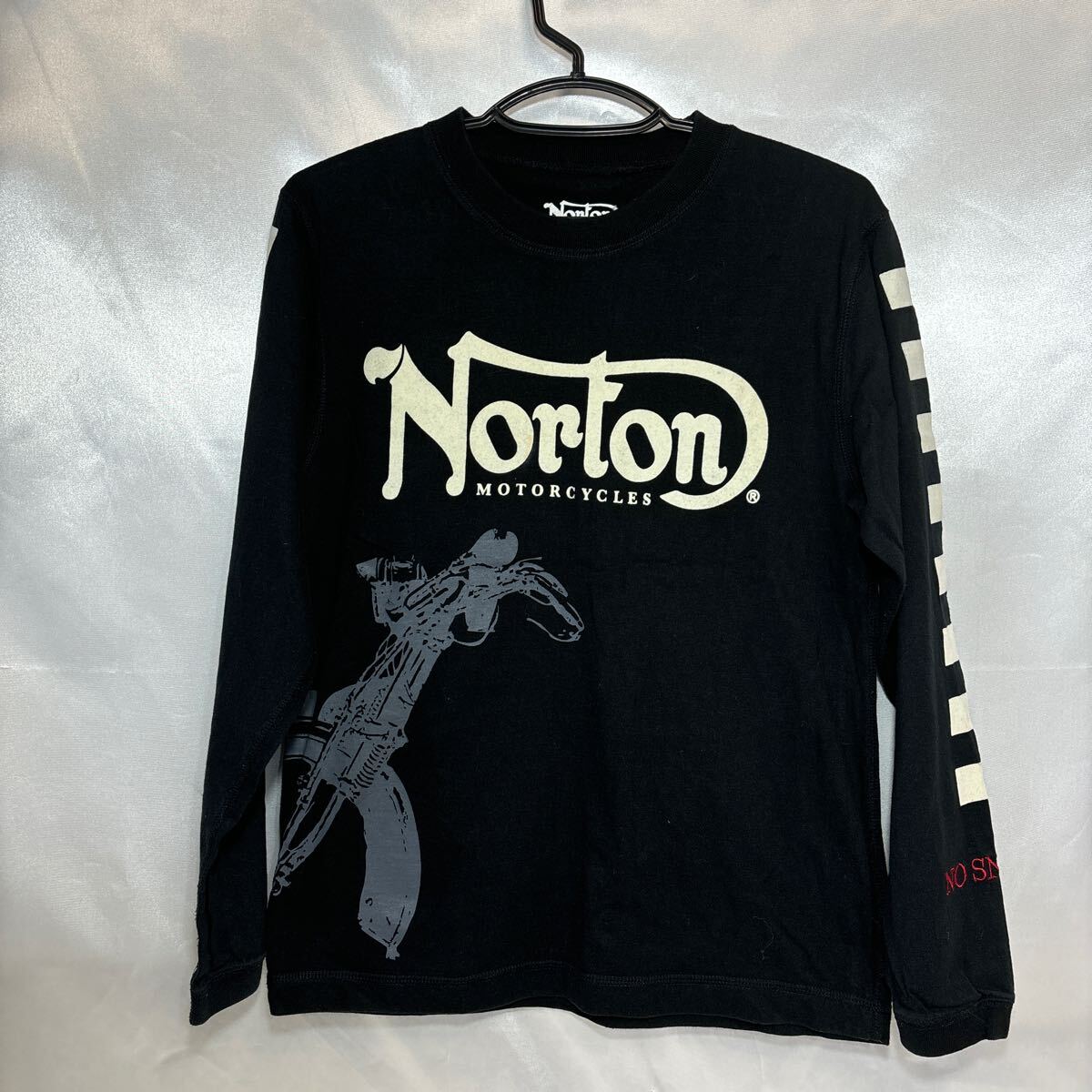 【目立った傷や汚れなし】zaa-123♪ユーズド★Norton ノートン ロングTシャツ子ども用 プリントロゴ ブラック 150cm用 の落札 ...
