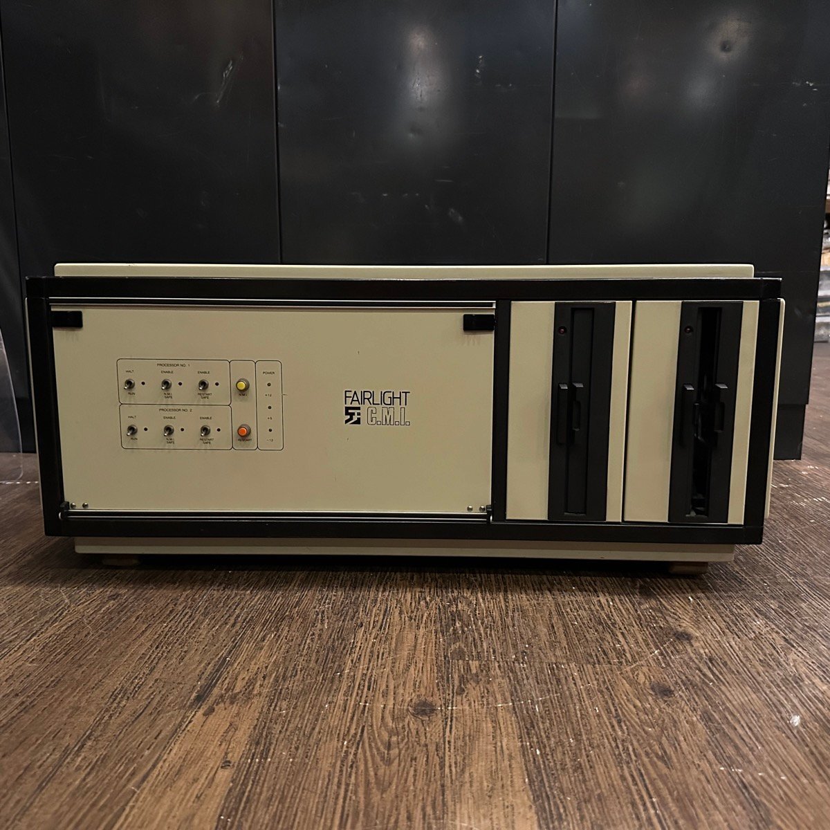 【全体的に状態が悪い】Fairlight CMI 久石譲 坂本龍一 YMO 1980年代 FM音源 Monitor シンセサイザー 動作未確認 ジャンク -a872の落札情報詳細 ...