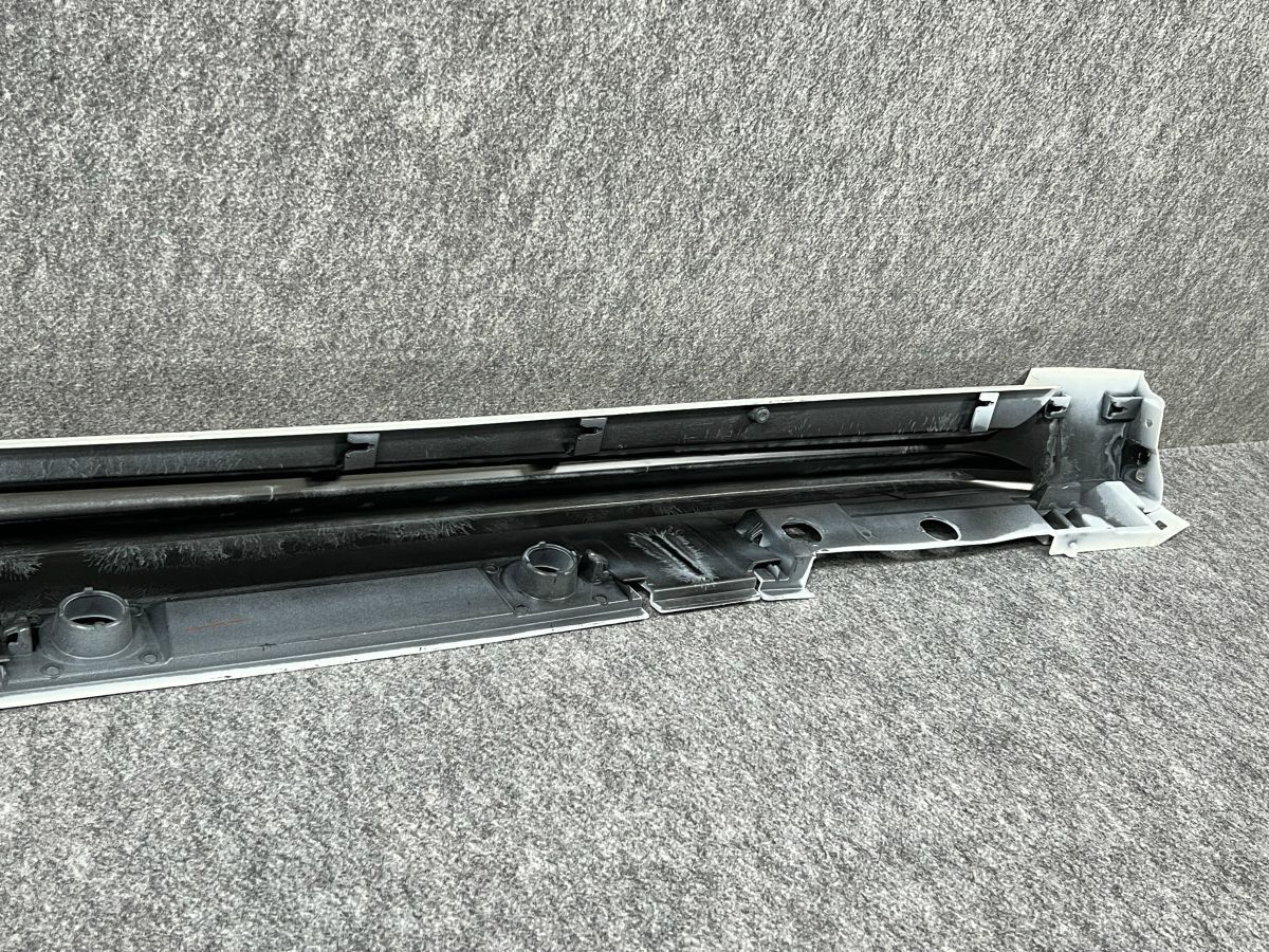 【やや傷や汚れあり】カローラツーリング NRE210W ZWE211 純正 左サイドステップ サイドスカート 75852-12170-A0 ...