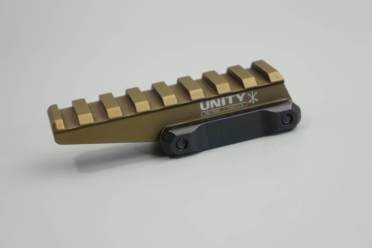 【目立った傷や汚れなし】実物 Unity Tactical FAST Optic Riser FDE ライザーマウント (Trijicon ...