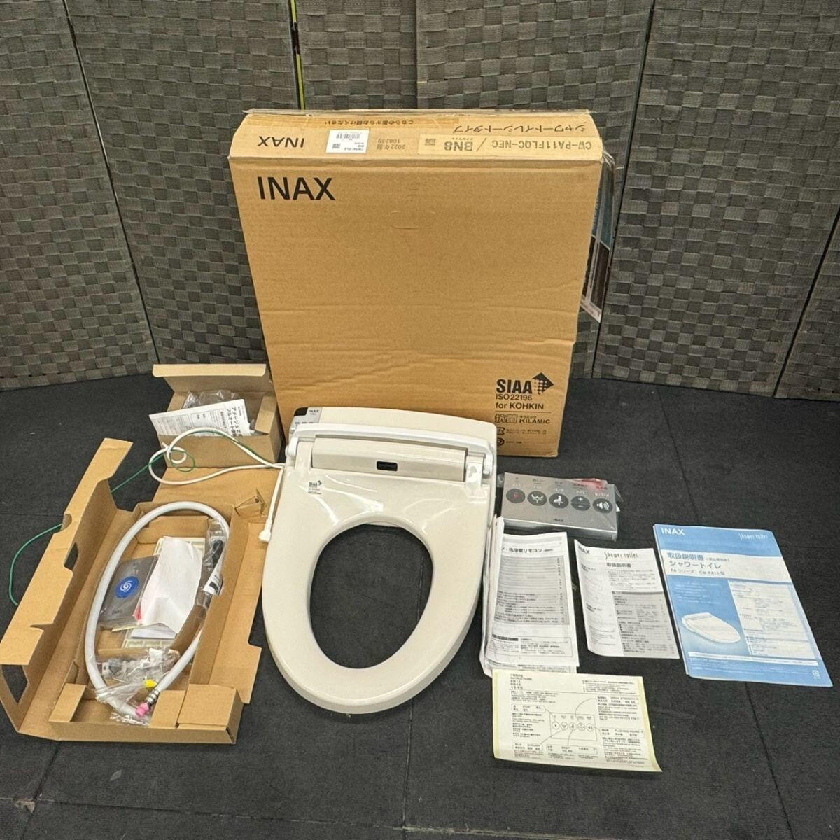 【傷や汚れあり】Z912-O15-7487 INAX イナックス CW-PA11FLQ シャワートイレ シートタイプ 温水洗浄便座 2022年製 オフホワイト リモコン/箱/説明書付 通電Oの ...