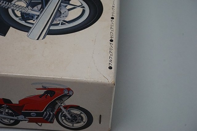 【やや傷や汚れあり】★ AOSHIMA アオシマ 1/12 SUZUKI GSX400F スズキ フェアリングスペシャル プラモデル G-6・025の落札情報詳細 - Yahoo!オークション ...