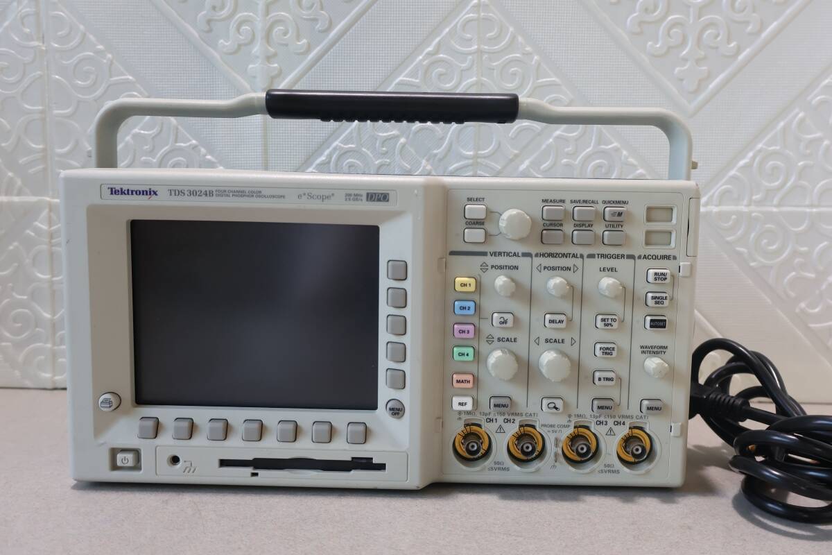 【やや傷や汚れあり】BV153 L Tektronix/テクトロニクス TDS784C Opt.13/1F/1M/2F デジタルオシロスコープ ...