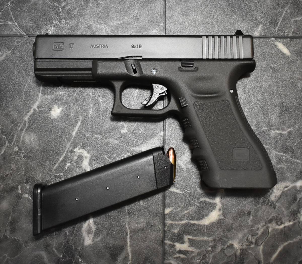 TANAKA GLOCK17 3rd gen. HW EVO2 中古 保存状態良好美品 未発火 タナカ グロック17 gen3 ヘヴィーウェイト EVO2 の落札情報詳細 - ヤフオク落札価格 ...