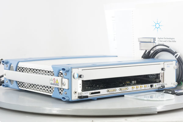 [DW]USED Agilent M9502A AXIe Chassis M9045B M9505-00130 電源コード ソフトウェア 取扱 ...