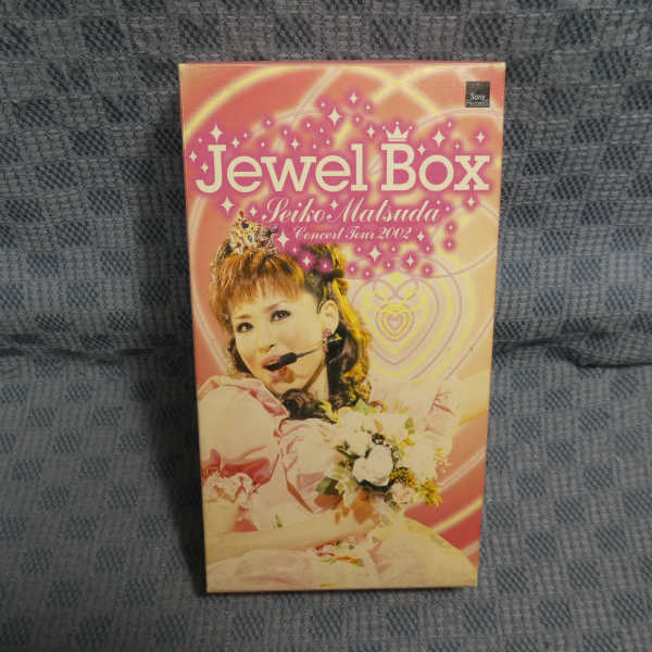 【やや傷や汚れあり】M531 5740/松田聖子「Jewel Box Seiko Matsuda Concert Tour 2002」VHSビデオの落札情報詳細 - Yahoo!オークション ...