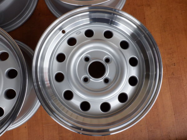 【新品】新品 即納可能 CORN'S カーメイクコーンズ CMC-03 CMC03 14インチ 7J +20 4穴 PCD100 リム切削シルバー 4本セット価格 NA NB ロードスターの ...