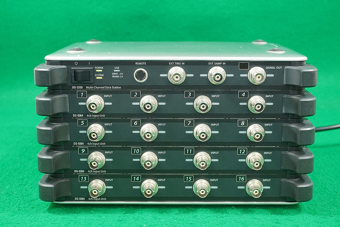 小野測器 DS-3000 シリーズ マルチチャンネルデータステーション DS-3204（4ch 基本セット：DS-3200 & DS-0364 ...