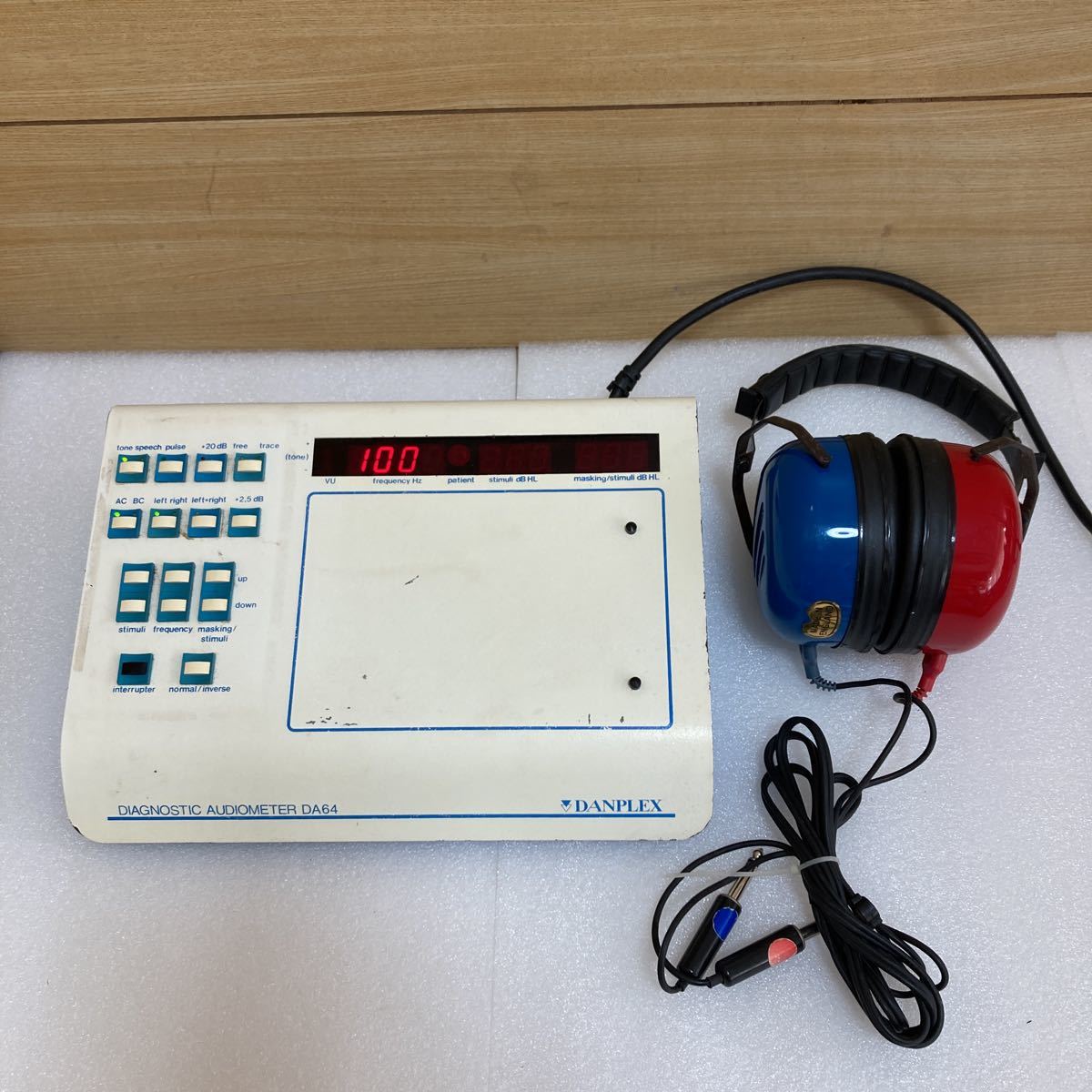 【傷や汚れあり】MK2020 DANPLEX DIAGNOSTIC AUDIOMETER DA64 診断用 オージオメータ 聴力測定器 ...