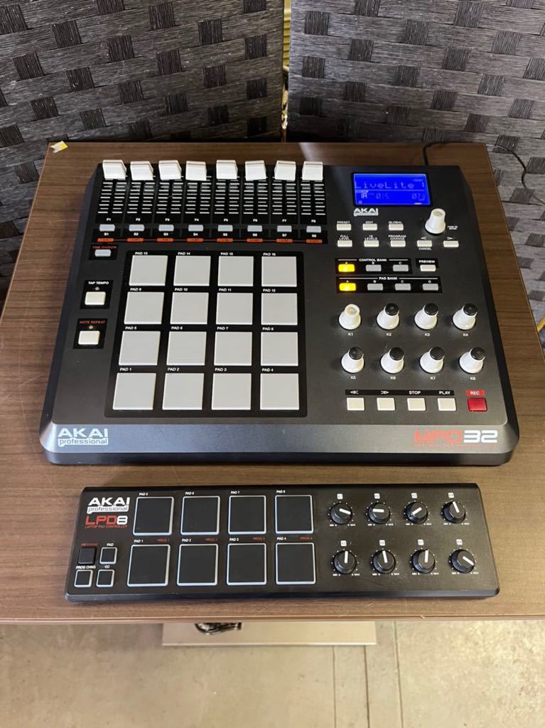 【やや傷や汚れあり】★送料込 AKAI MPD 32 LPD 8 2個セット MIDI Akai Professional LAPTOP ...