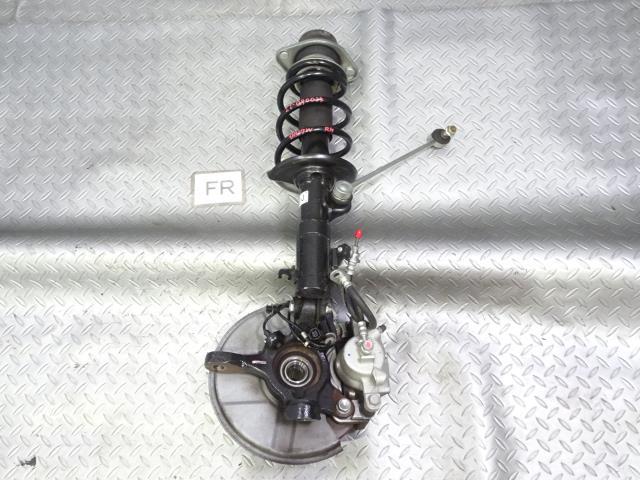 【傷や汚れあり】エブリィ 3BA-DA17W F フロント 右 ストラット サス Z2S SHOWA 41601-64P11 PZターボ 7164km 1kurudepa22-09-24 の ...