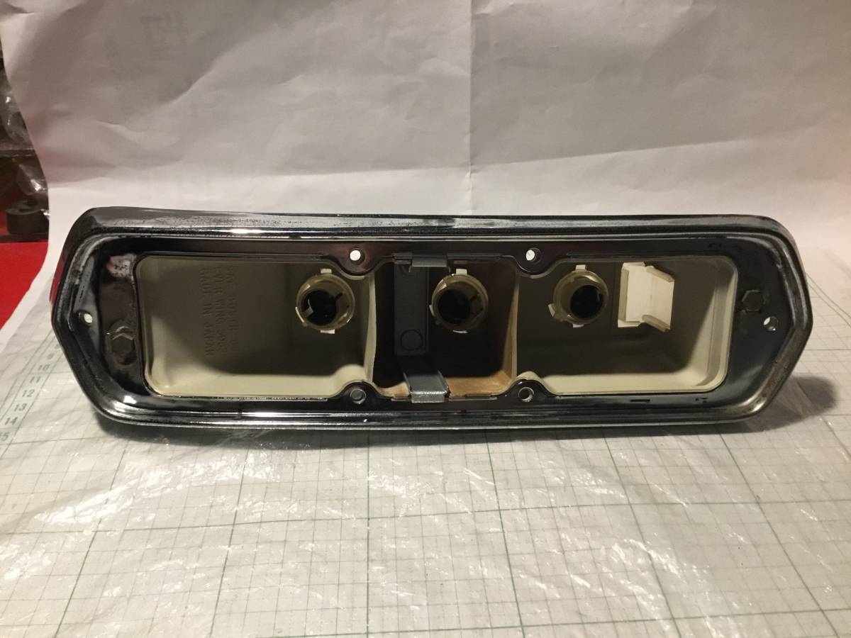 【傷や汚れあり】nissan datsun bluebird P411 P410 ブルーバード 411 410 ダットサン テールレンズ ...