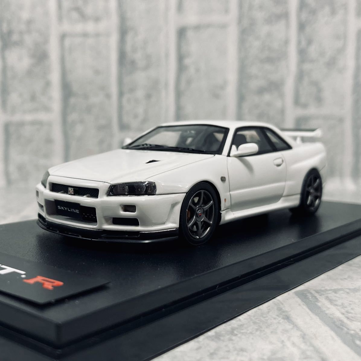 【やや傷や汚れあり】[絶版品]希少モデル ホビージャパン MARK43 1/43 平成12年式 BNR34型 日産 スカイライン GT-R V ...