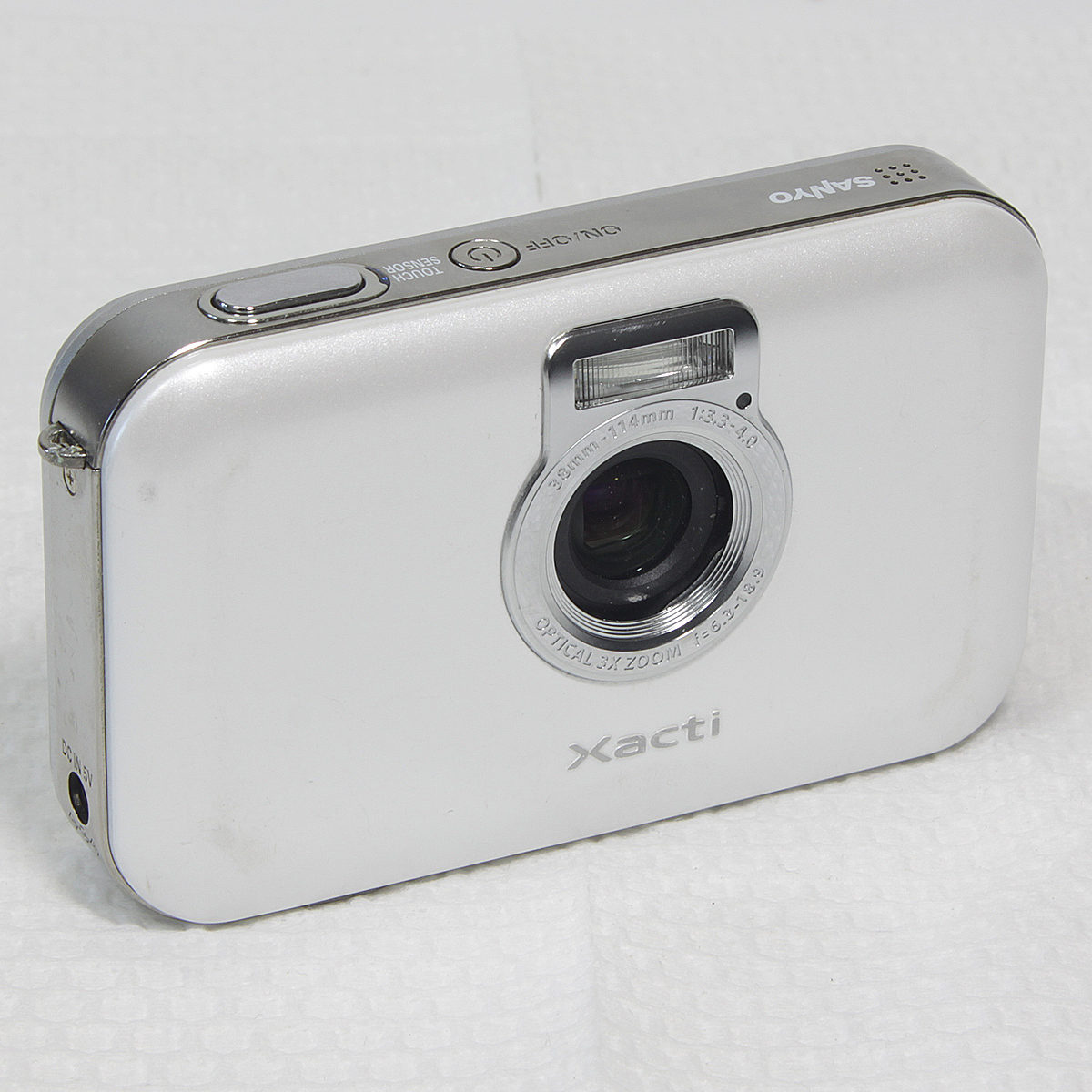 【やや傷や汚れあり】SANYO Xacti DSC-E6の落札情報詳細 - ヤフオク落札価格検索 オークフリー