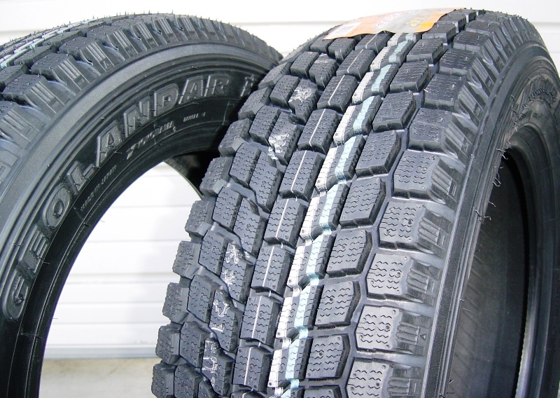 【未使用】【在庫あり! 当日発送!】 2022年製造 ヨコハマ スタッドレス GEOLANDAR I/T G072 31X10.50R15 ...