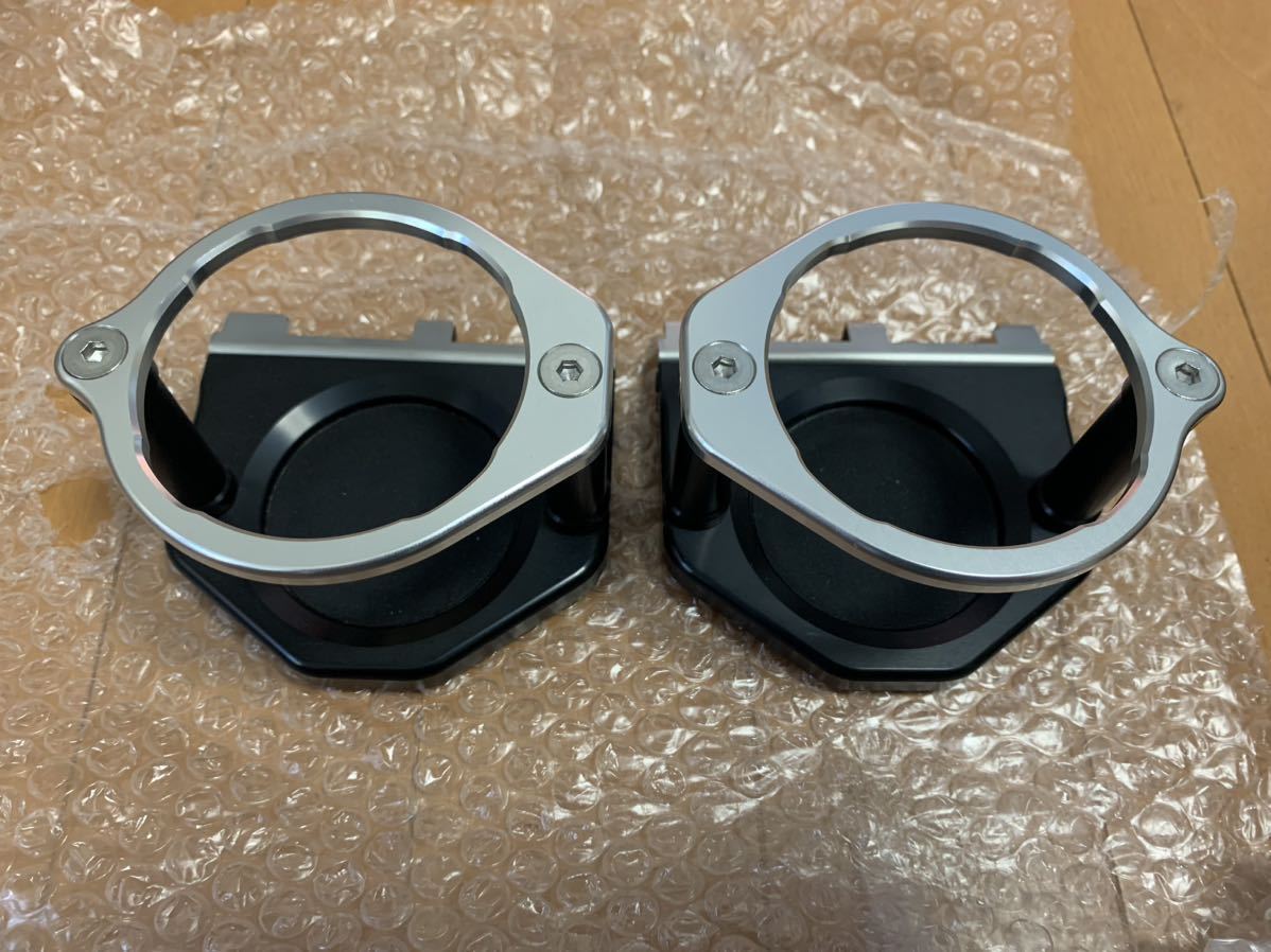 【未使用に近い】X-Fang TGS ミツビシ デリカD5 Billet Drink Holder / ビレットドリンクホルダー 【適合】3DA-CV1W（MC後DELICA D:5専用）の ...