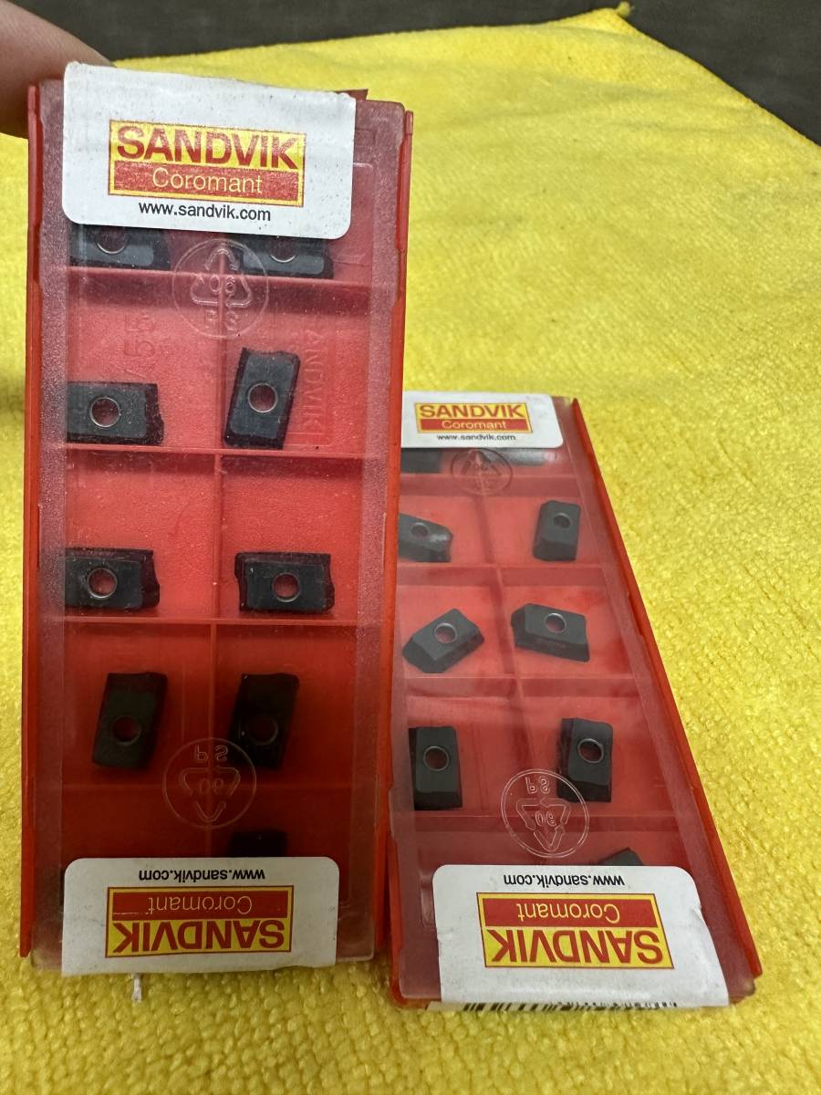 【やや傷や汚れあり】SANDVIK R390-11 T3 08E-ML 1040 切削チップ 2点セット 未使用品の落札情報詳細 ...