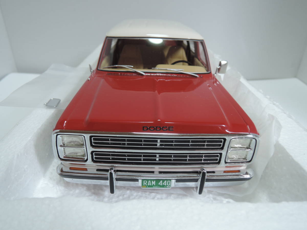 【目立った傷や汚れなし】☆訳アリ・超レアBoS Models☆1/18 DodgeダッジRamcharger,1979 Red,Whiteの ...