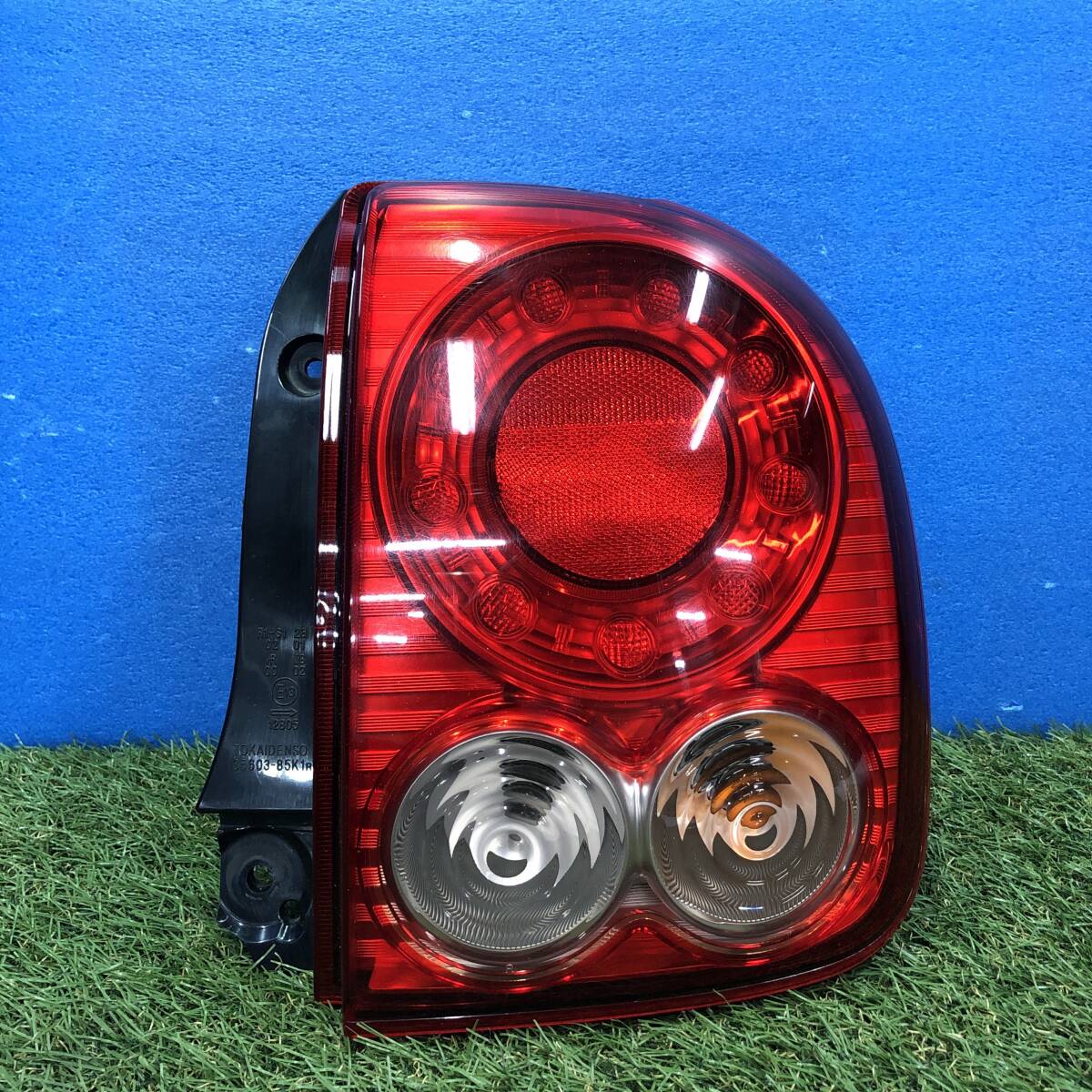 【やや傷や汚れあり】[24P00809B2n]@ スズキ ラパン(HE22S) 純正 右 テールランプ TOKAIDENSO 35603-85K1の落札情報詳細 - ヤフオク落札価格検索 オークフリー