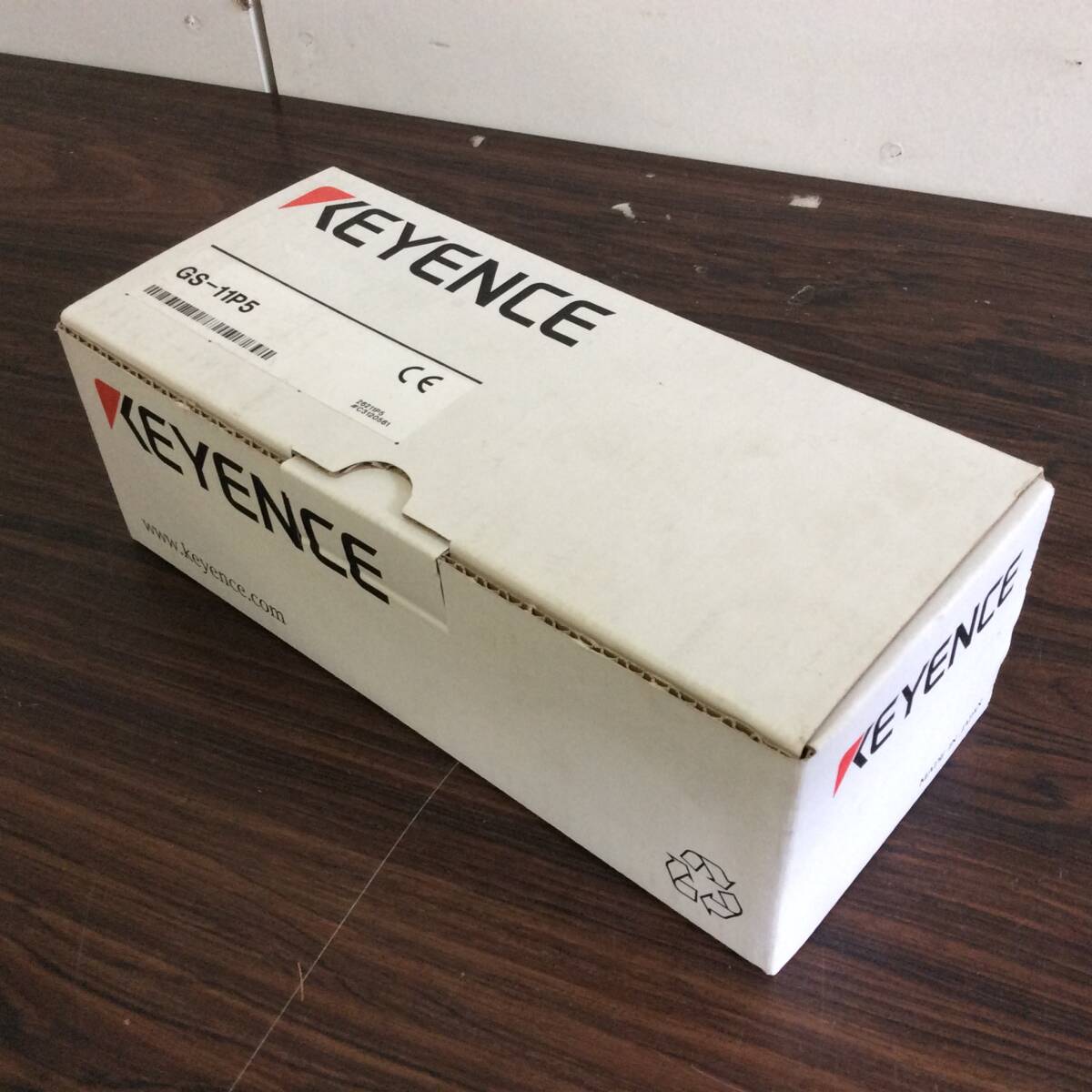 【新品】KEYENCE キーエンス GS-51P5 セーフティドアセンサ GS シリーズ スプリングロック ケーブル引出しタイプ 5m 標準 ...