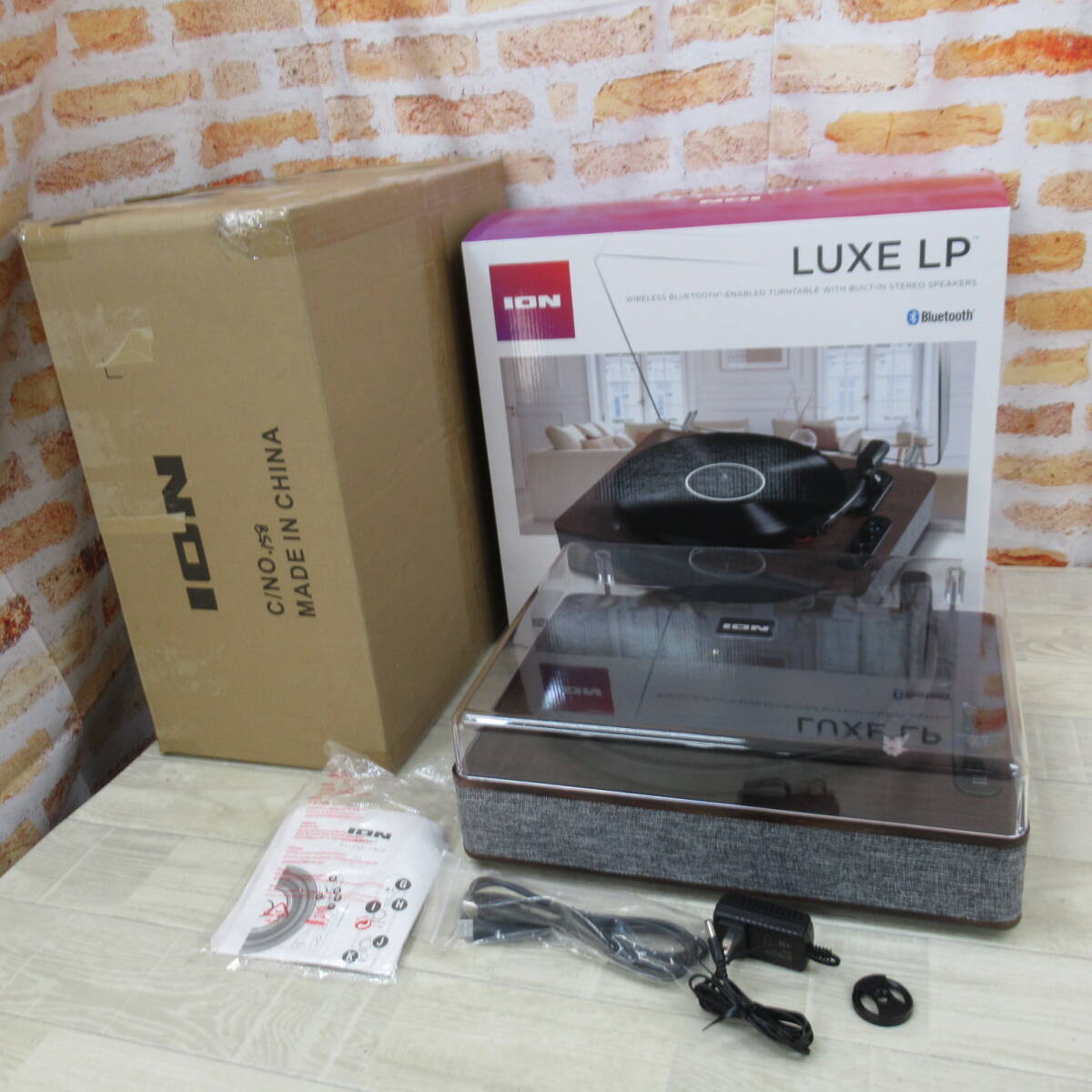 【未使用に近い】02555PB24【美品】ION Audio レコードプレーヤー スピーカー内蔵 Bluetooth オートストップ USB へッドホン端子 アイオン Luxe LP ブラウン ...