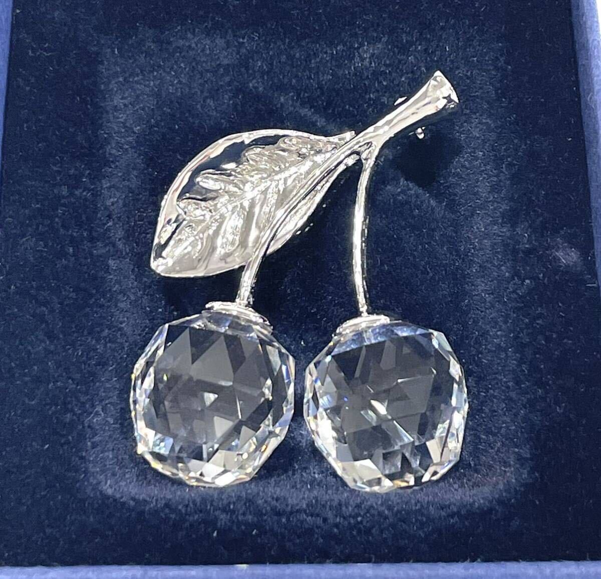 【未使用】未使用 SWAROVSKI スワロフスキー ブローチ チェリー ペンダント クリスタル アクセサリー さくらんぼ 箱保付き 送料無料 ...