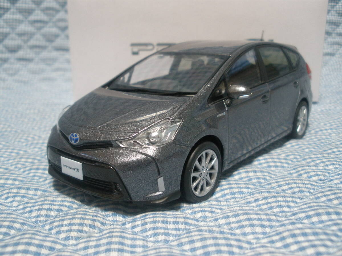 【目立った傷や汚れなし】1/30 トヨタ プリウスα カラーサンプル グレーメタリック(1G3) 色見本 非売品 TOYOTA PRIUS ...