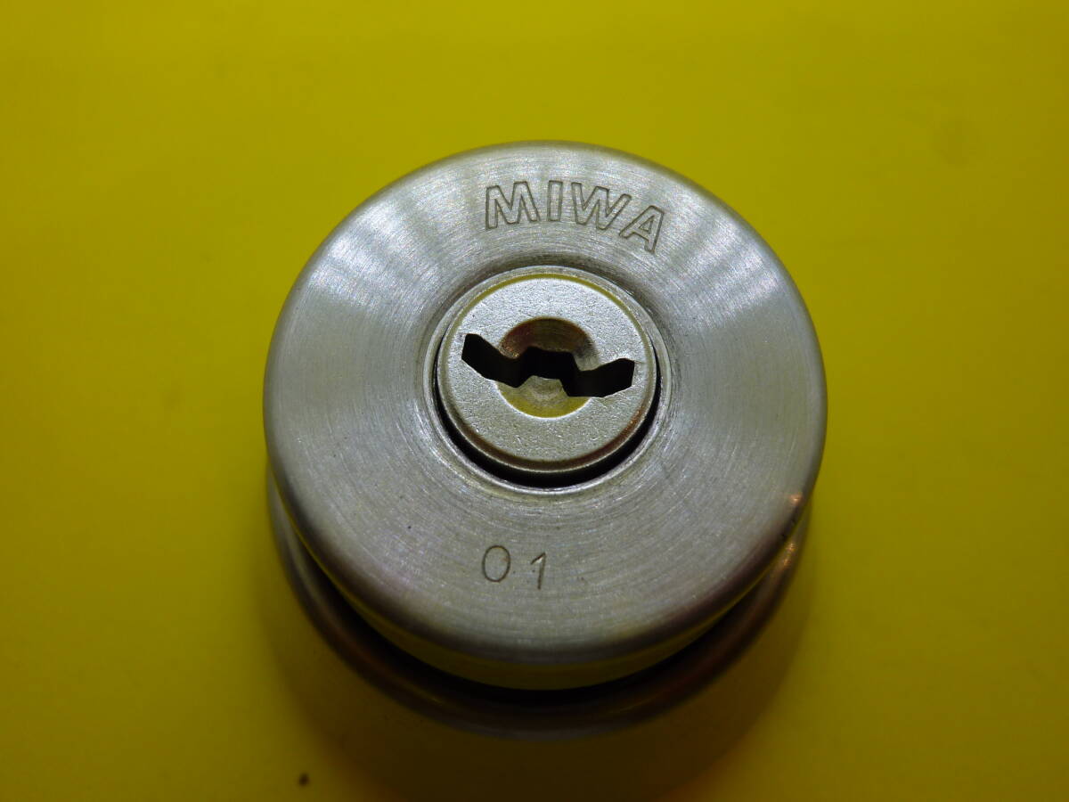 【やや傷や汚れあり】MIWA シリンダー錠 BH LD, LDSP, DZ 交換用キーシリンダー1個 U9 オリジナルキー3本 ステンレスヘアーライン 管理番号2301の落札情報詳細 ...