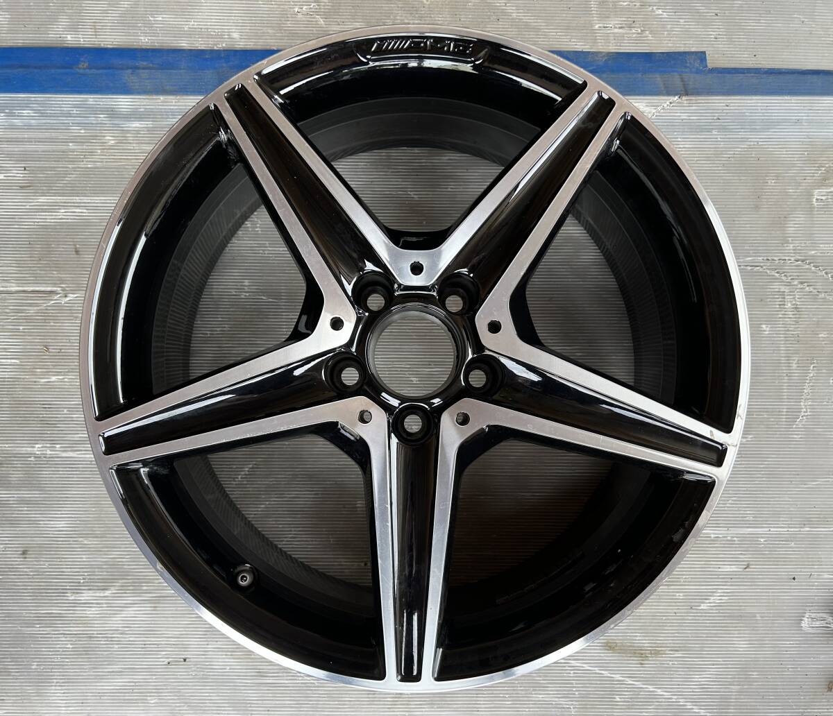 【やや傷や汚れあり】★メルセデスベンツ C-Class C43 AMG 純正アルミホイール W205 A2054014800【管理番号W174 ...