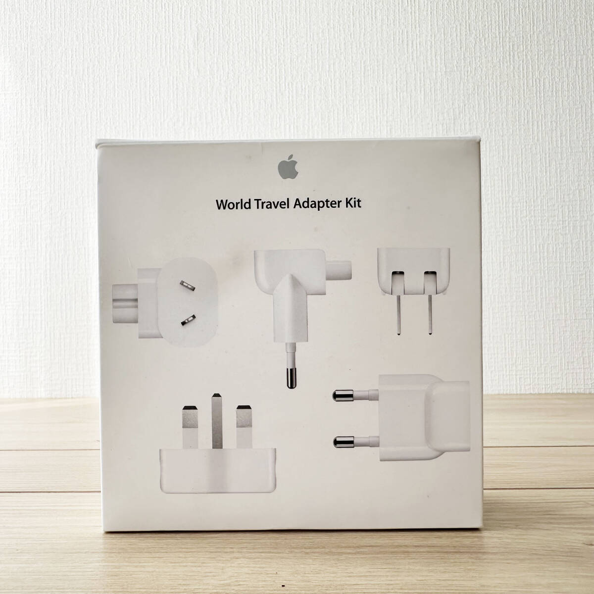 【未使用に近い】T1832a ほぼ未使用 Apple World Travel Adapter Kit MD837AM/A ワールドトラベル ...