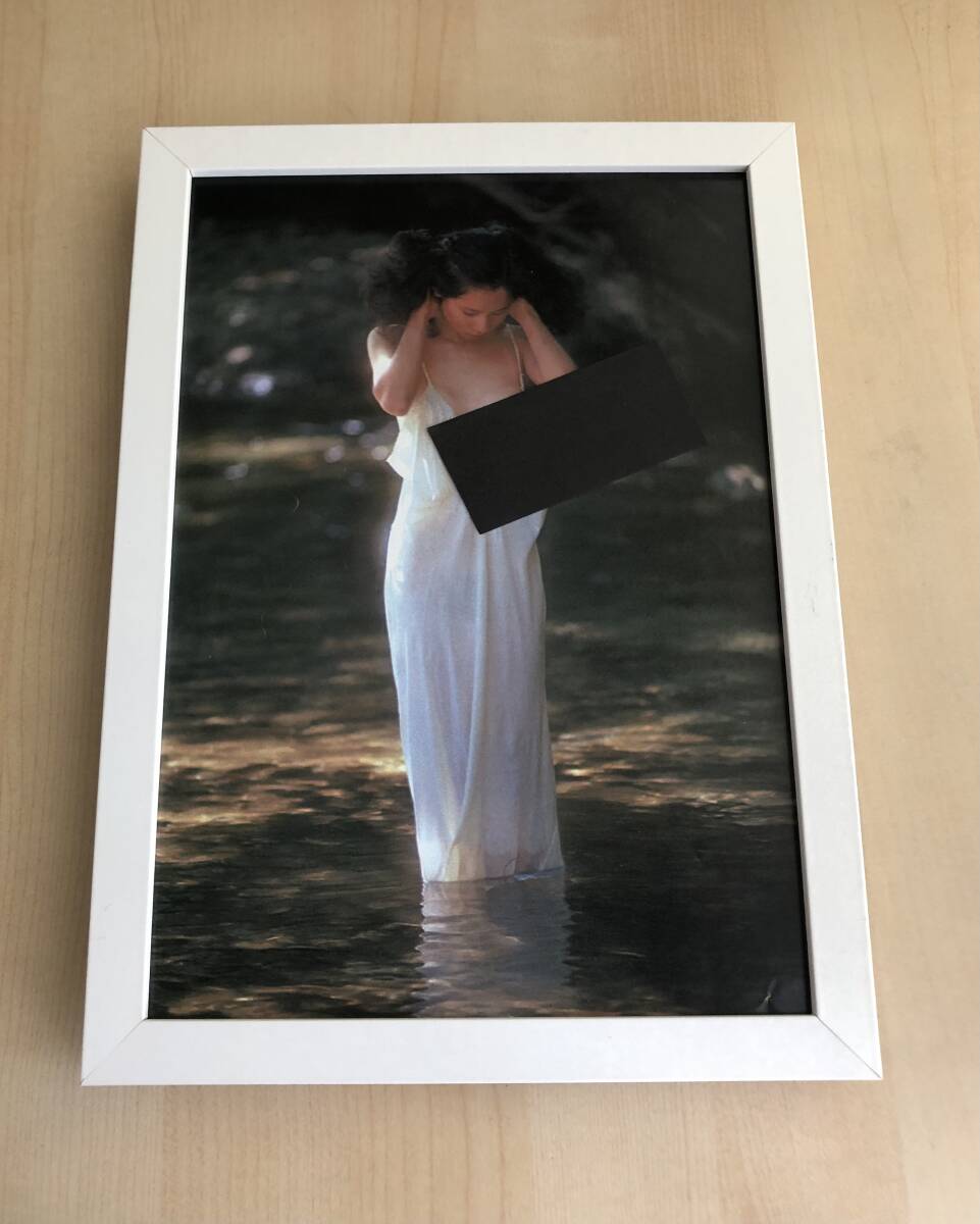 【目立った傷や汚れなし】kj ★額装品 ★ 森下愛子 グラビア セクシー 美乳 B5額入り ポスター風デザイン 貴重写真 ノーブラ アイドル 女優 セミヌード 昭和レトロの落札情報詳細 ...