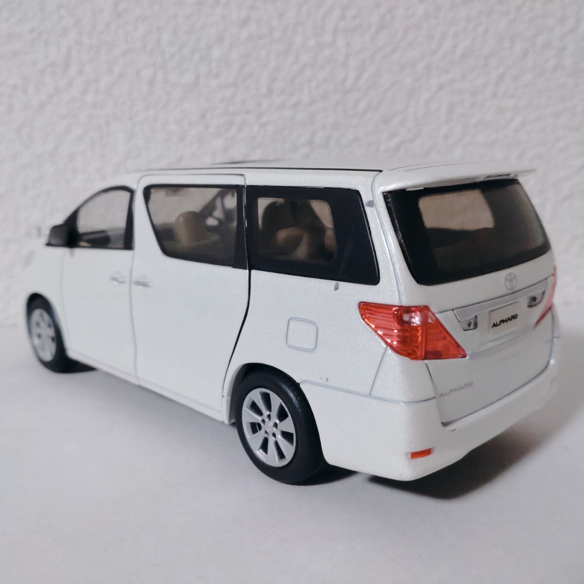 【未使用】★送料込み★ トヨタ アルファード ALPHARD 30系 前期 カラーサンプル 非売品 ミニカー 1/30 ホワイトパールクリスタルシャイン 070 色見本の落札情報詳細 ...