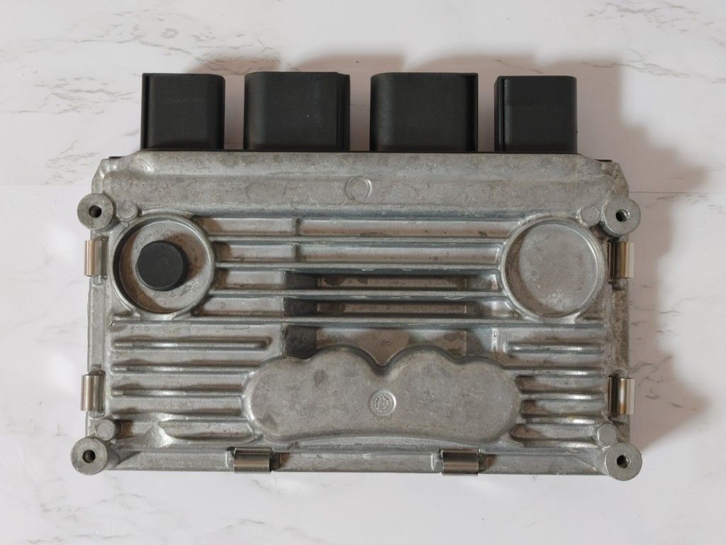 【やや傷や汚れあり】BMW (F01/F02/F06/F07/F10/F11/F12/F13) アクティブステアリング コントロール ユニット ...