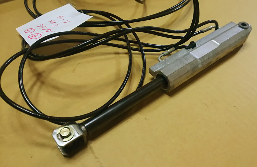 ベンツ SLK R170用 バリオルーフ ハイドロ 油圧 メインシリンダー左右セット A1708000672 A1708000572の落札情報 ...